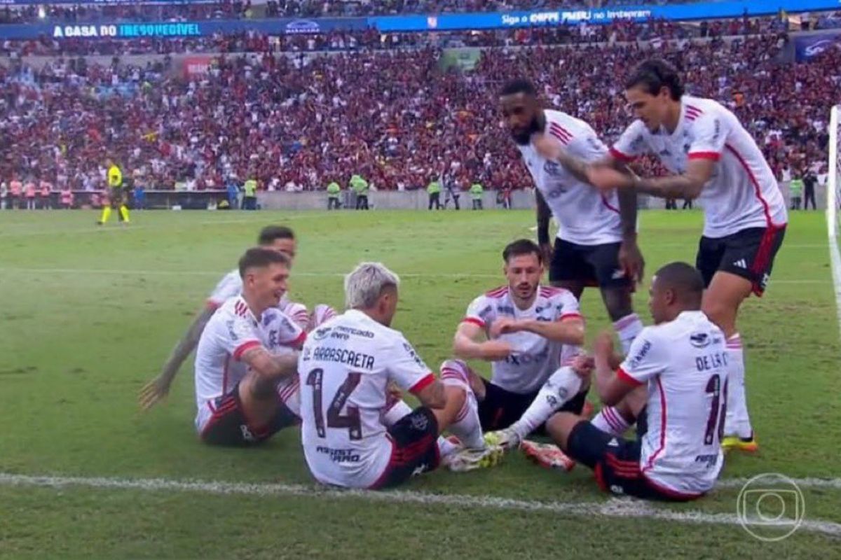 CHOCOLATE: Flamengo faz 6 a 1 e aplica goleada histórica sobre o Vasco